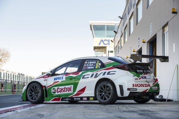 Castrol Honda Racing presents its 2016 livery in Vallelunga ...