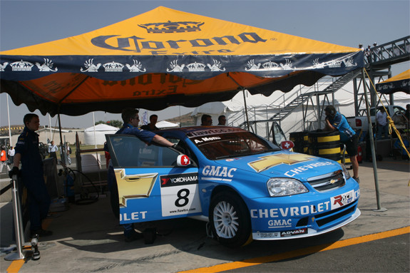 Alain Menu sets fastest time in 1st practise – TouringCarTimes