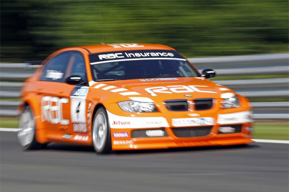 Team RAC warm-up for Croft with cricket – TouringCarTimes