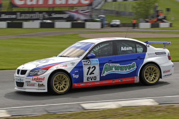 Jonathan Adam looking for points at Croft – TouringCarTimes