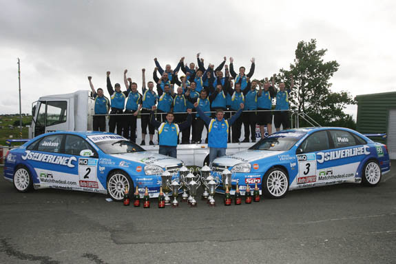 RML celebrates 100th victory – TouringCarTimes