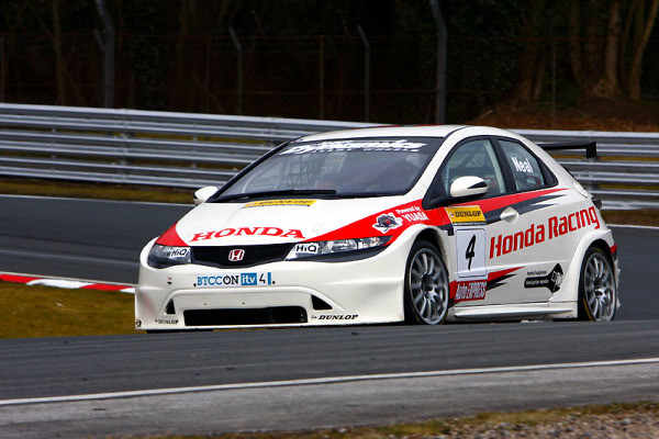 Team Dynamics reveal new livery at Oulton – TouringCarTimes