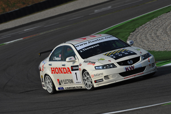 James Thompson starts fastest in Italy – TouringCarTimes