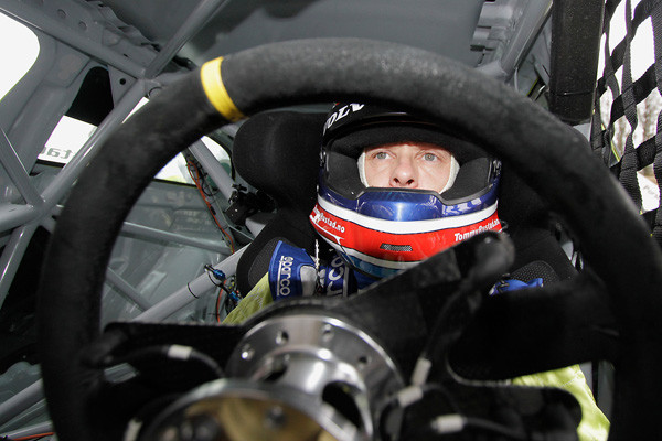 Tommy Rustad secures first pole of 2011 – TouringCarTimes