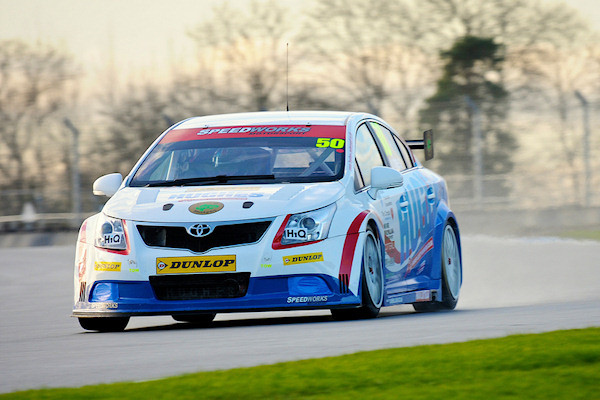 Thompson tests Speedworks Toyota at Donington – TouringCarTimes