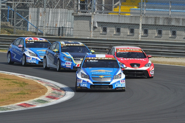 Defiant start from Muller in defence of his World title – TouringCarTimes