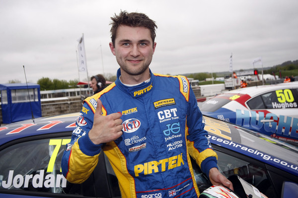 Andrew Jordan takes pole at Thruxton – TouringCarTimes
