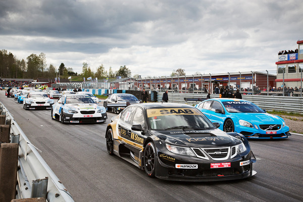 Video from the first TTA – Racing Elite League race – TouringCarTimes