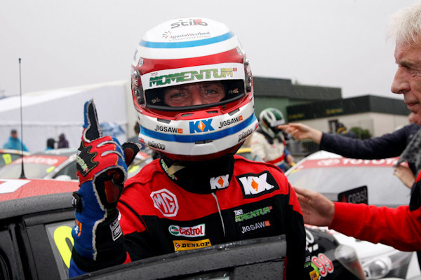 Jason Plato takes pole in wet Knockhill qualifying – TouringCarTimes