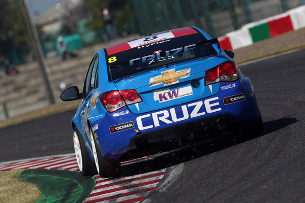 Alain Menu remains on top in free practice two – TouringCarTimes