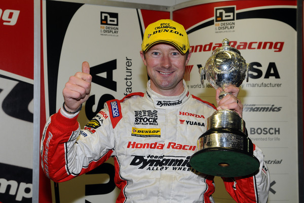 Gordon Shedden voted best BTCC driver of 2012 – TouringCarTimes