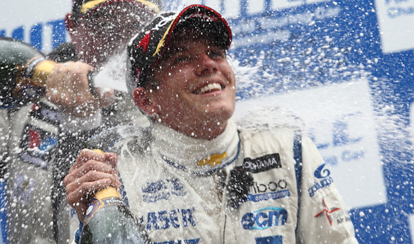 James Nash’s win sees him extends Trophy points lead – TouringCarTimes