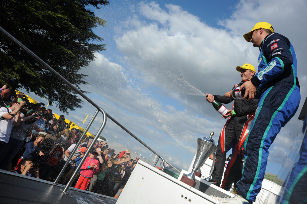 Round six entries of the Neil Tozer photographic competition ...