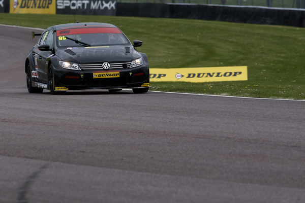 Jason Plato dominates first practice with record pace – TouringCarTimes