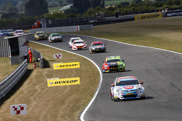 BTCC back on track after summer break at Snetterton – TouringCarTimes