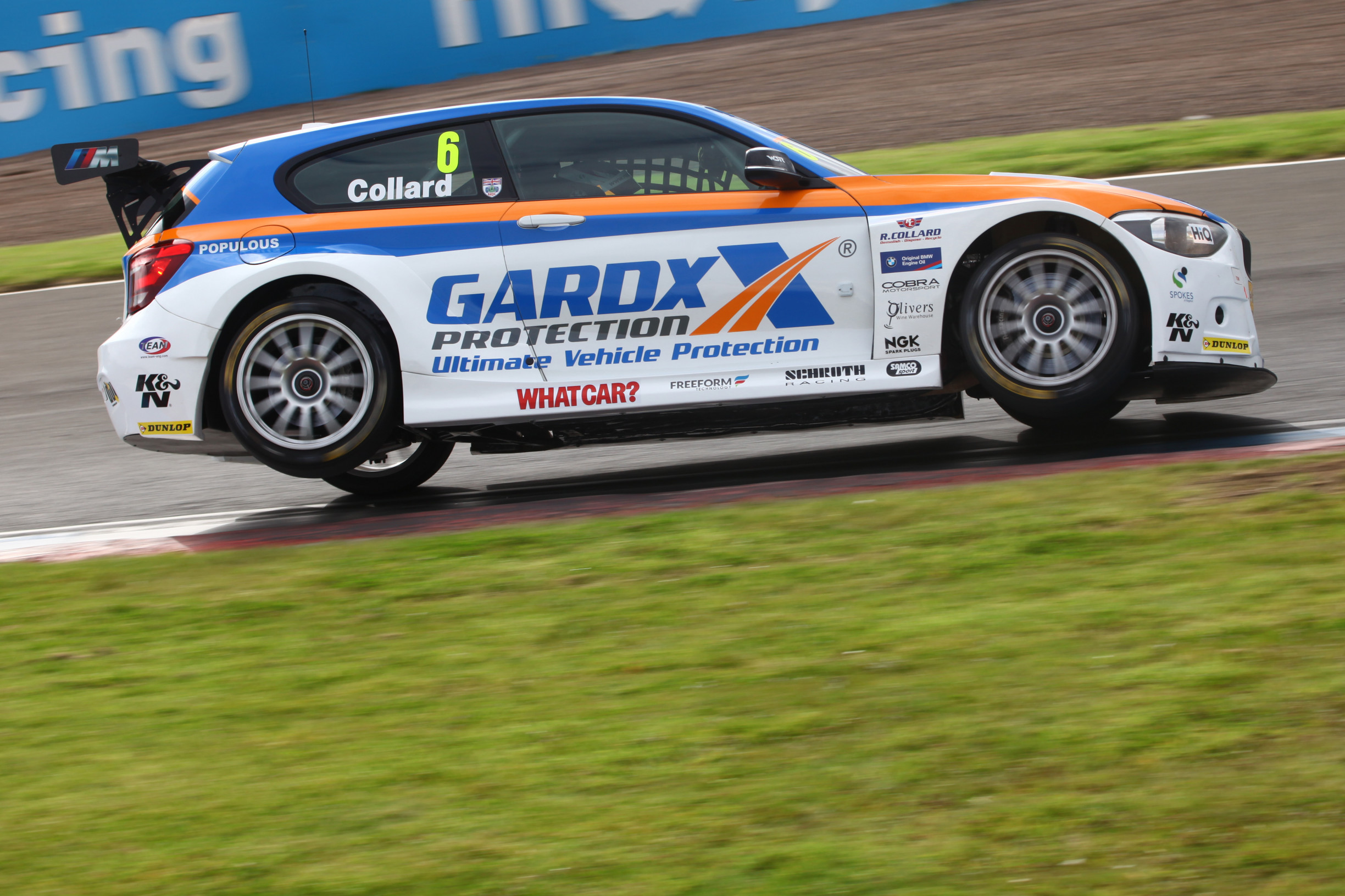 Rob Collard takes victory in frantic opening Knockhill race ...