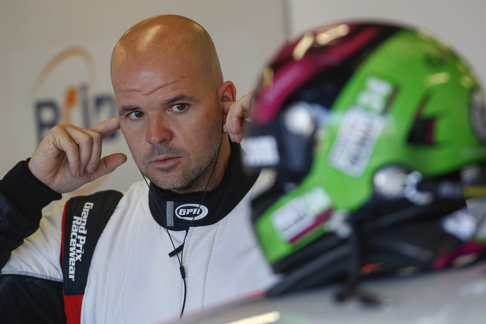 Tony Gilham steps in for Team HARD at Rockingham – TouringCarTimes