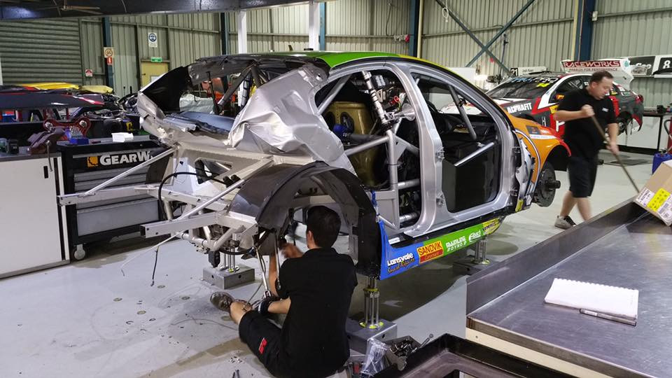 Video: Extensive repair process following 250 km/h Supercars crash ...