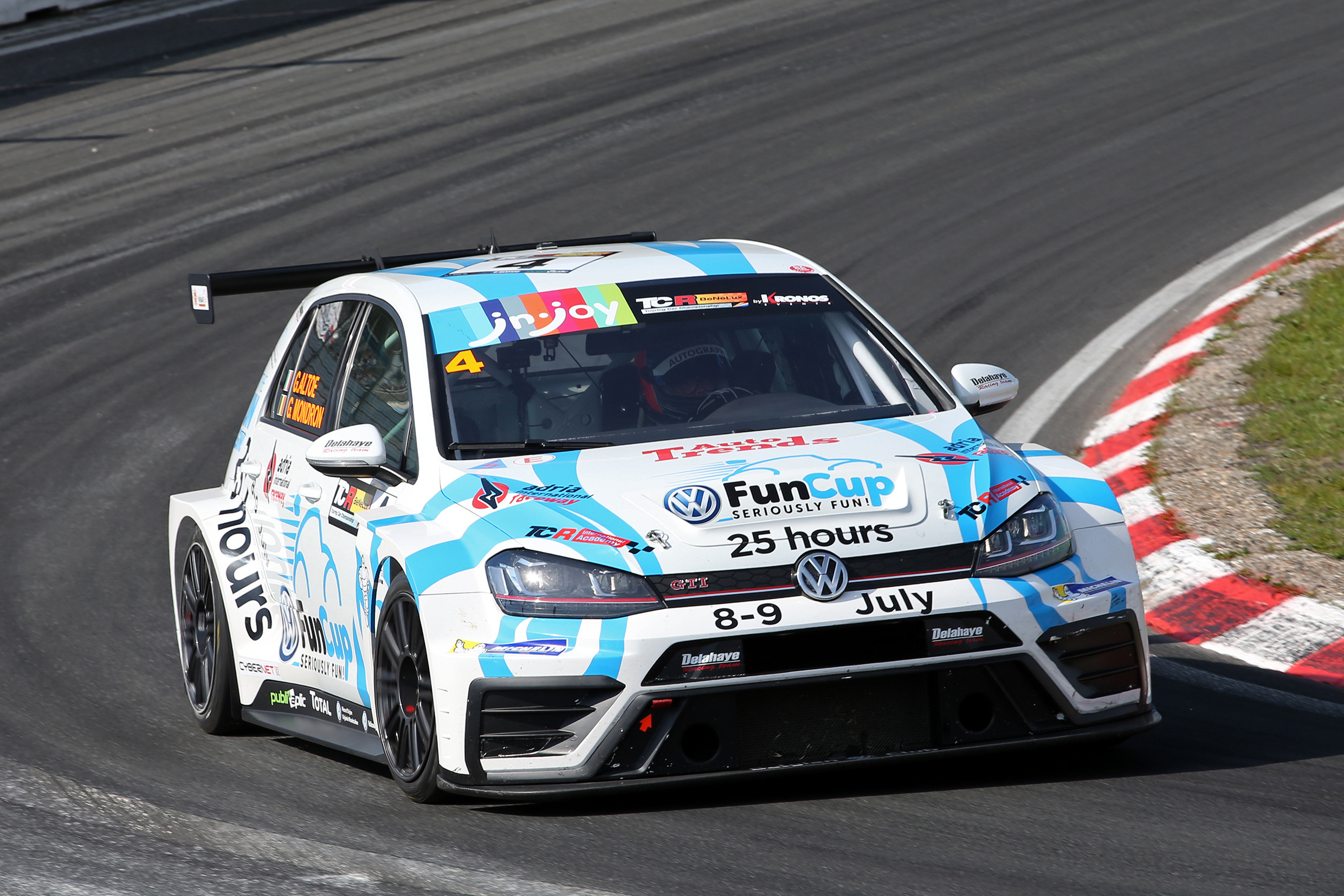 Frédéric Caprasse pairs up with Giacomo Altoè at Zolder – TouringCarTimes