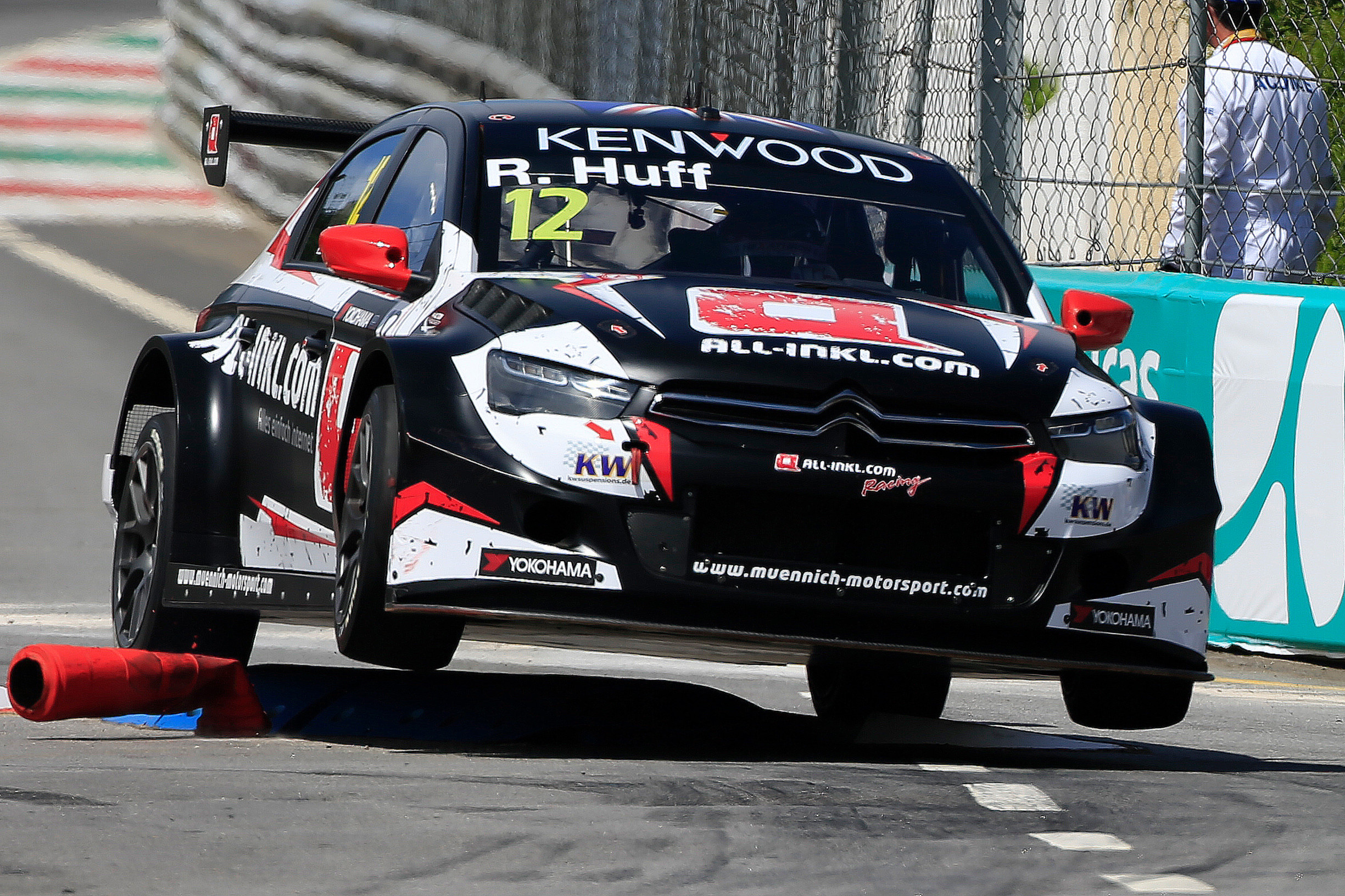 Citroën gets lowest weight so far for Japan - TouringCarTimes