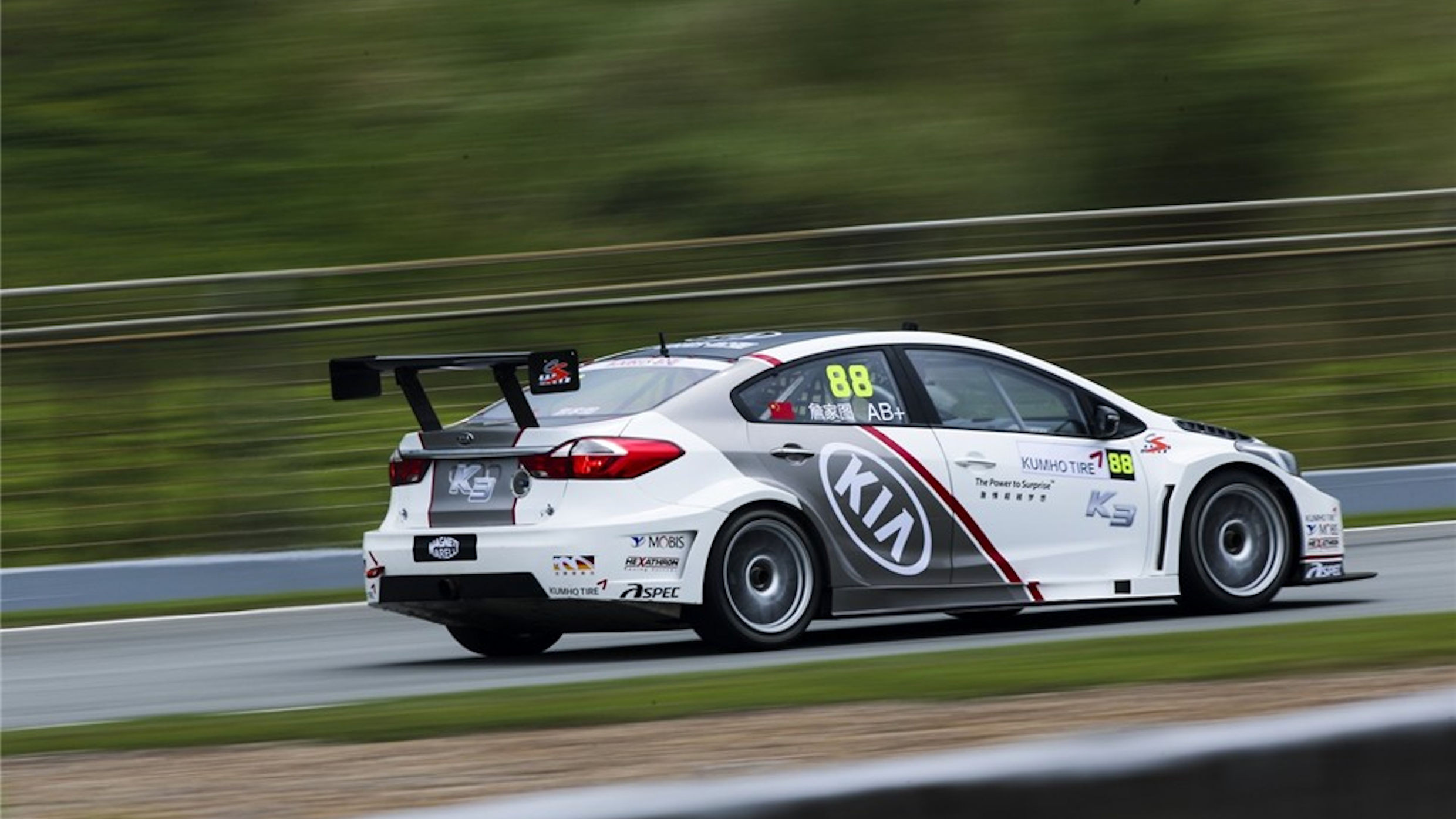 Jim Ka To wins the opening race at Guiyang for Kia – TouringCarTimes