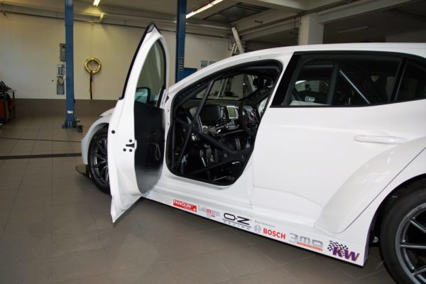 Vukovic reveal technical details of the new Mégane TCR – TouringCarTimes