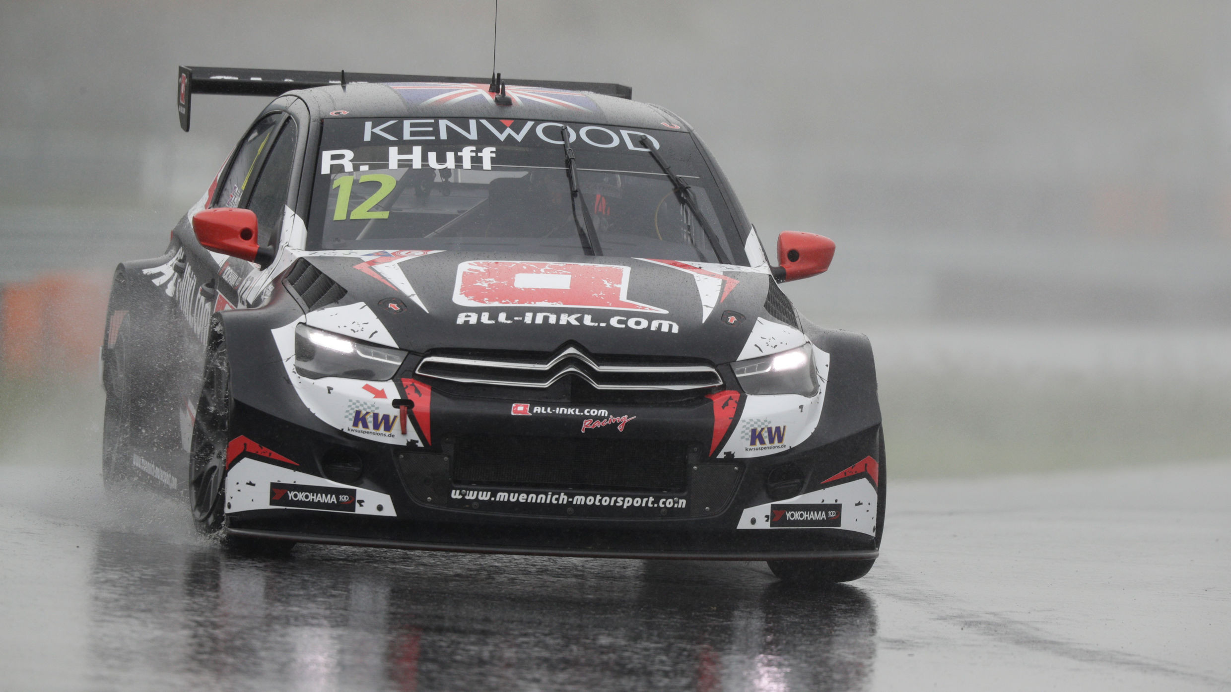 Rob Huff leads very wet final practice session at Ningbo – TouringCarTimes
