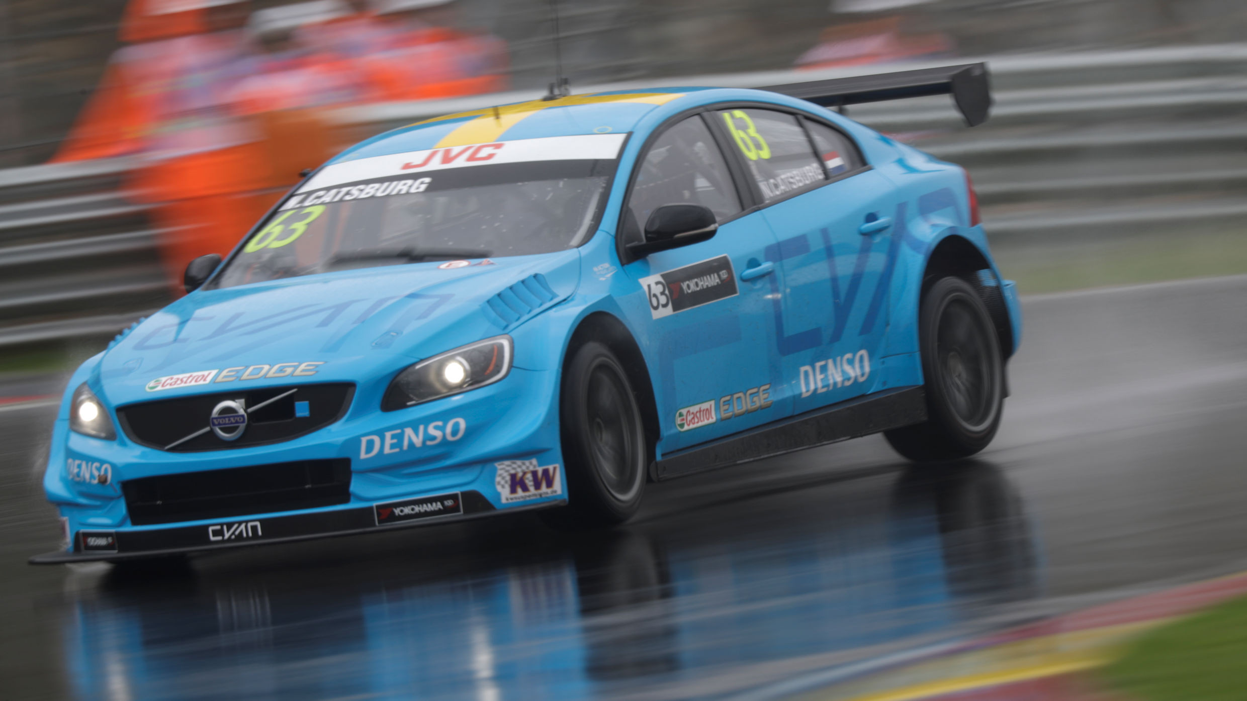 Volvo win the MAC3 time trial in China to close to two points from ...