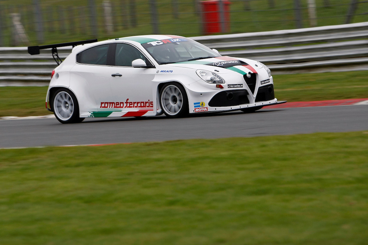 TCR UK kicks-off with Brands Hatch taster day – TouringCarTimes