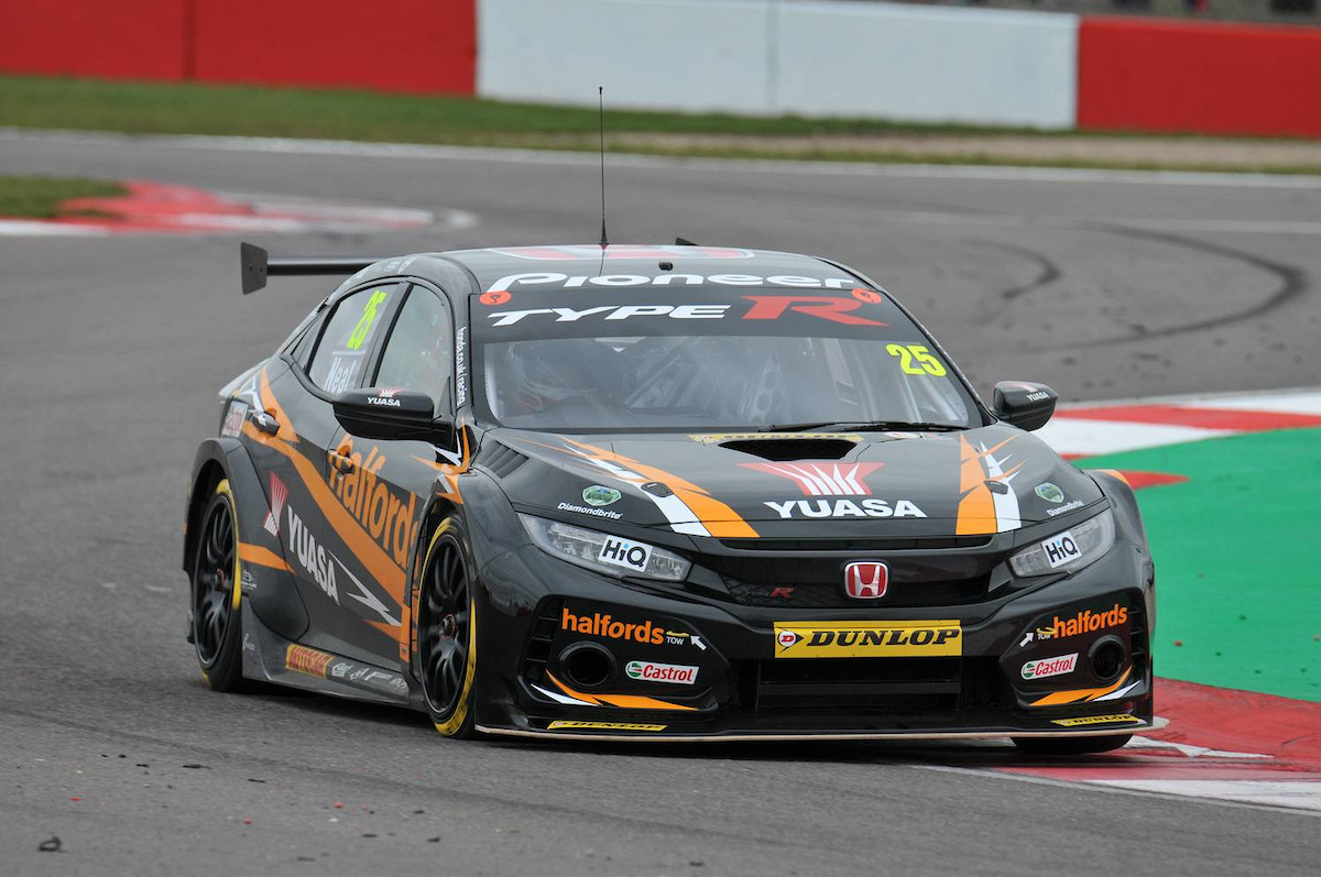 BTCC class of 2018 hits the track at Donington – TouringCarTimes