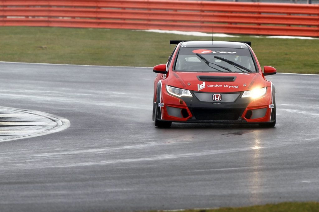 TCR UK racers hit the track for Silverstone test – TouringCarTimes