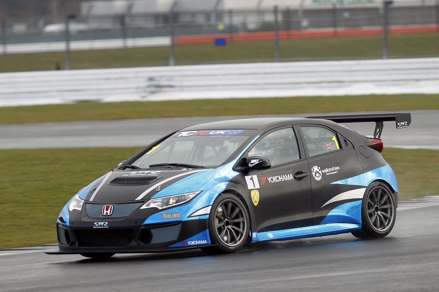 TCR UK racers hit the track for Silverstone test – TouringCarTimes