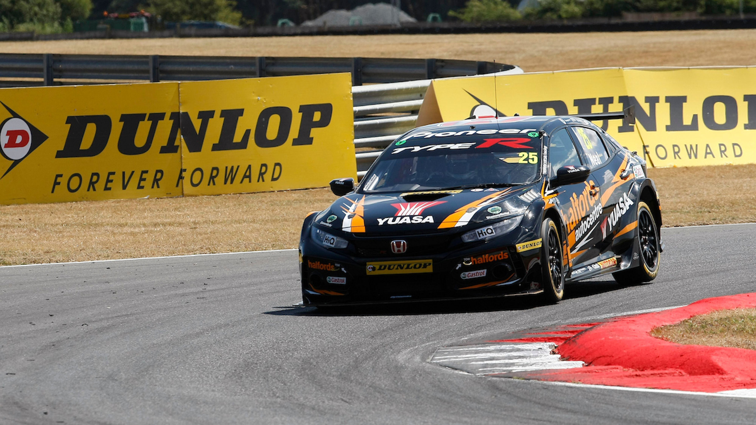 Matt Neal wins the Diamond Double 60 mile BTCC race at Snetterton ...