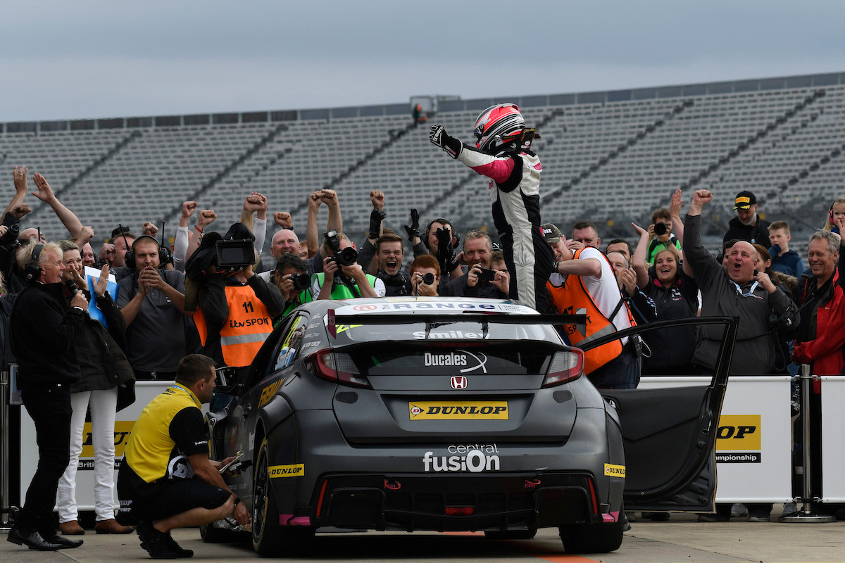 Chris Smiley delighted by maiden BTCC success – TouringCarTimes