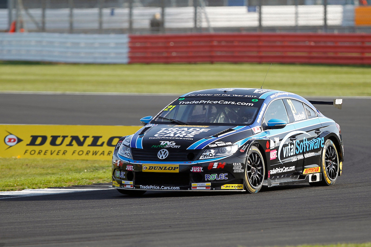 Mike Bushell re-signs with Team HARD for 2019 – TouringCarTimes