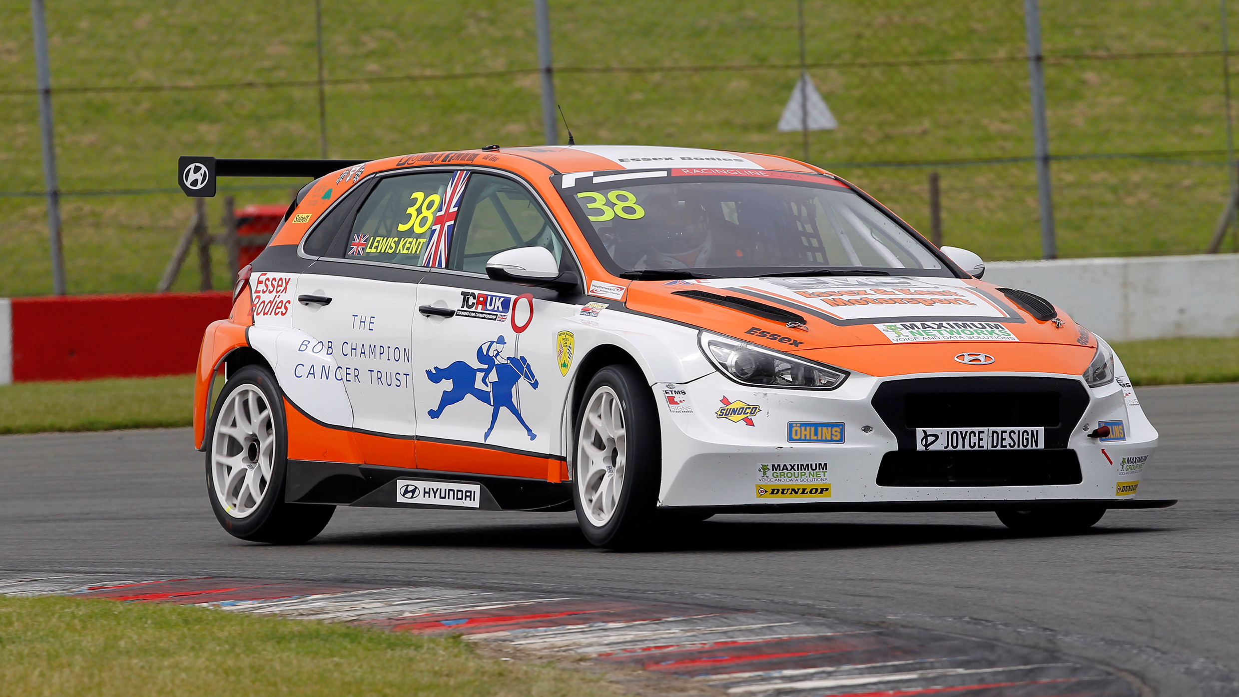 Lewis Kent claims maiden Touring Car Trophy victory in Race 1 at Croft ...