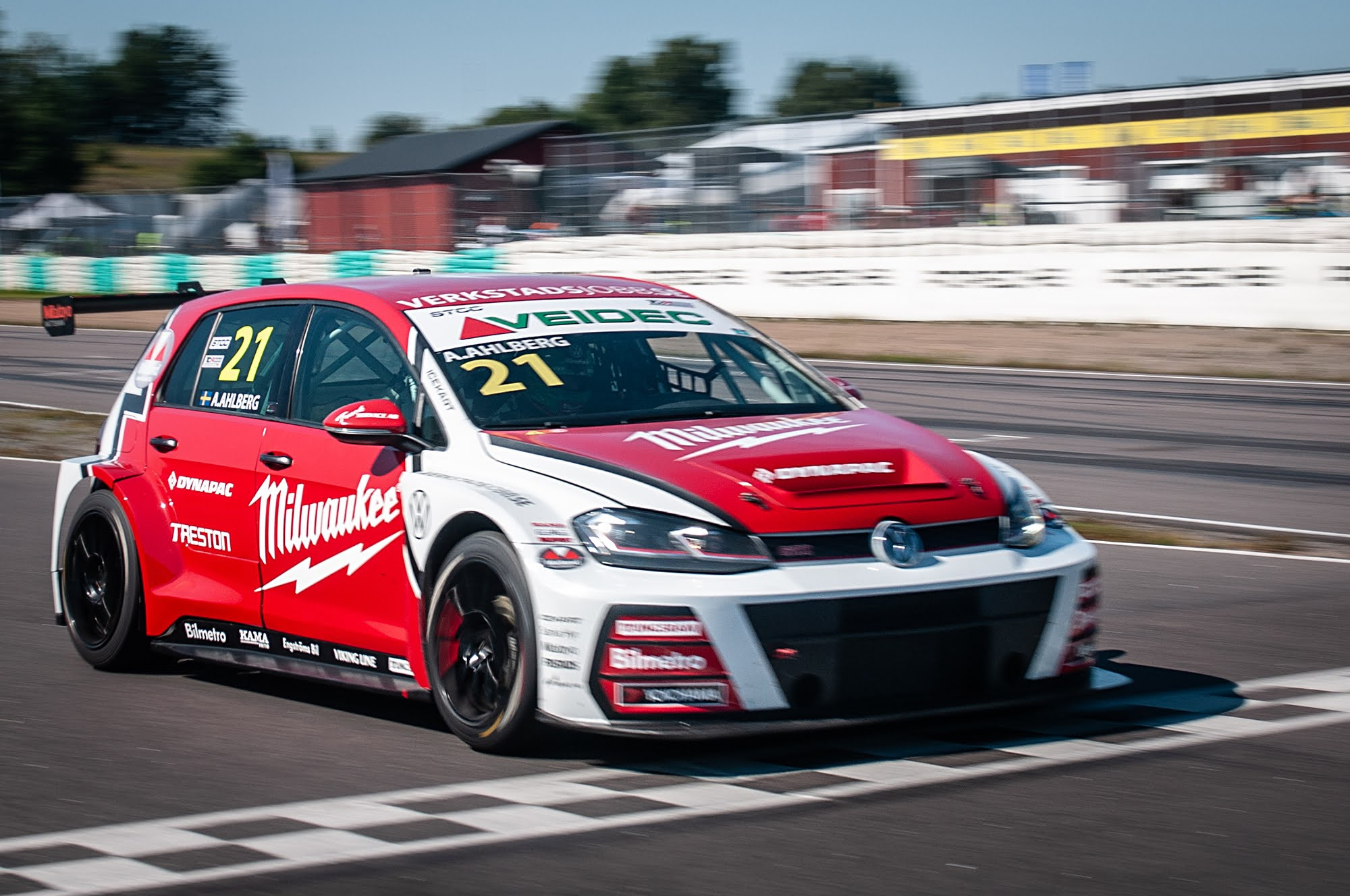 Andreas Ahlberg wins final Gelleråsen race from reversed grid pole ...