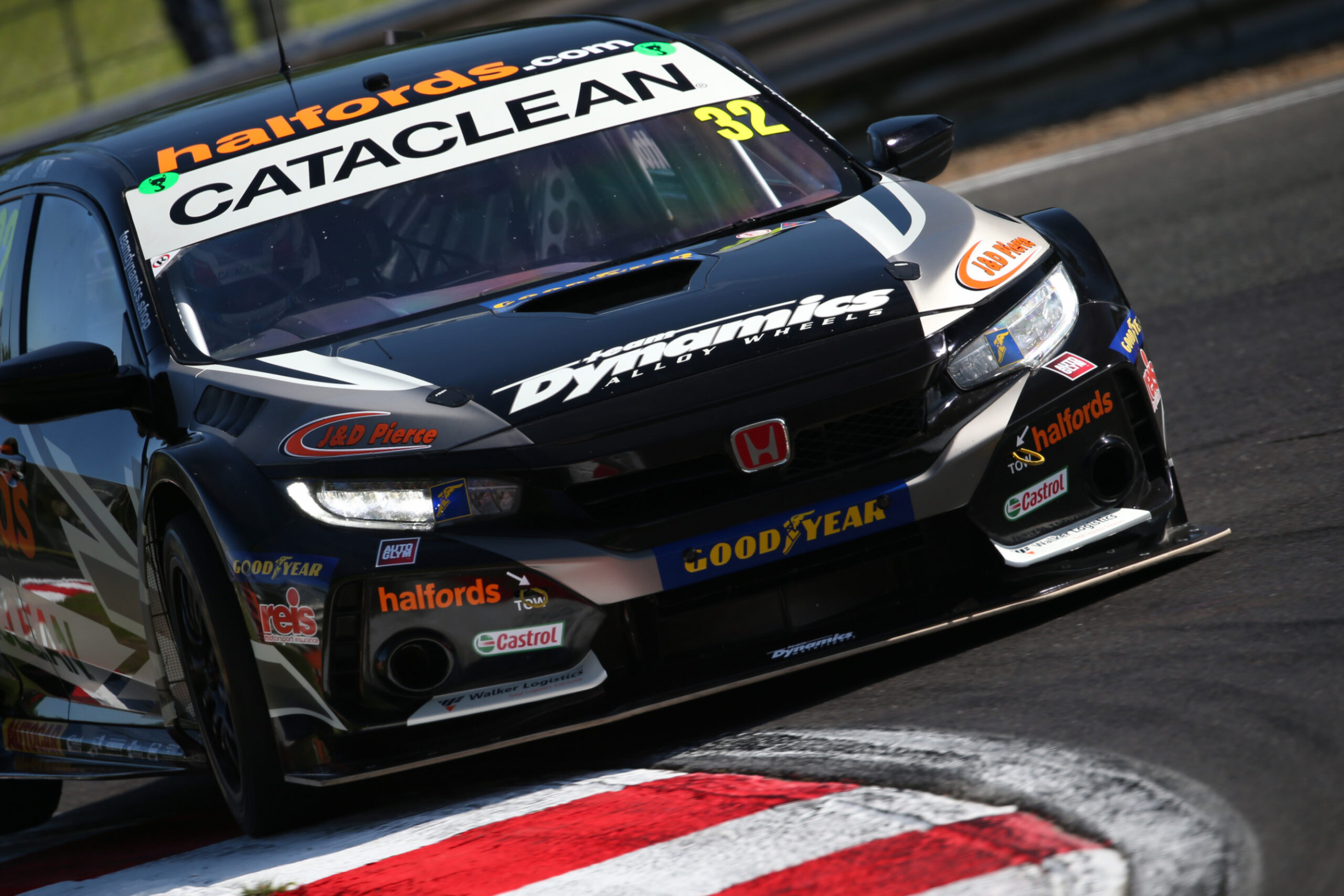 Dan Rowbottom secures maiden BTCC pole – TouringCarTimes