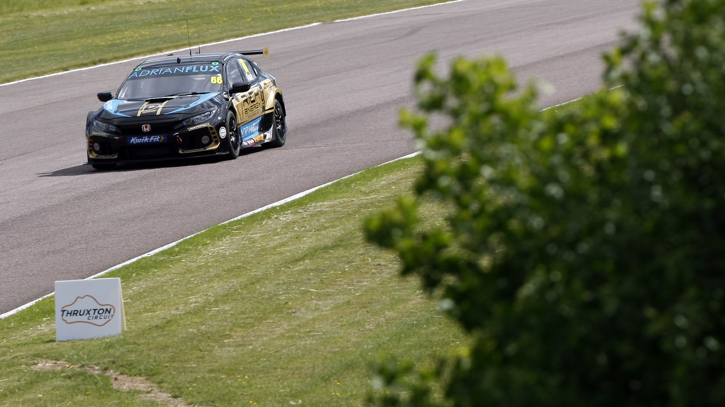 Josh Cook heads opening practice at Thruxton – TouringCarTimes