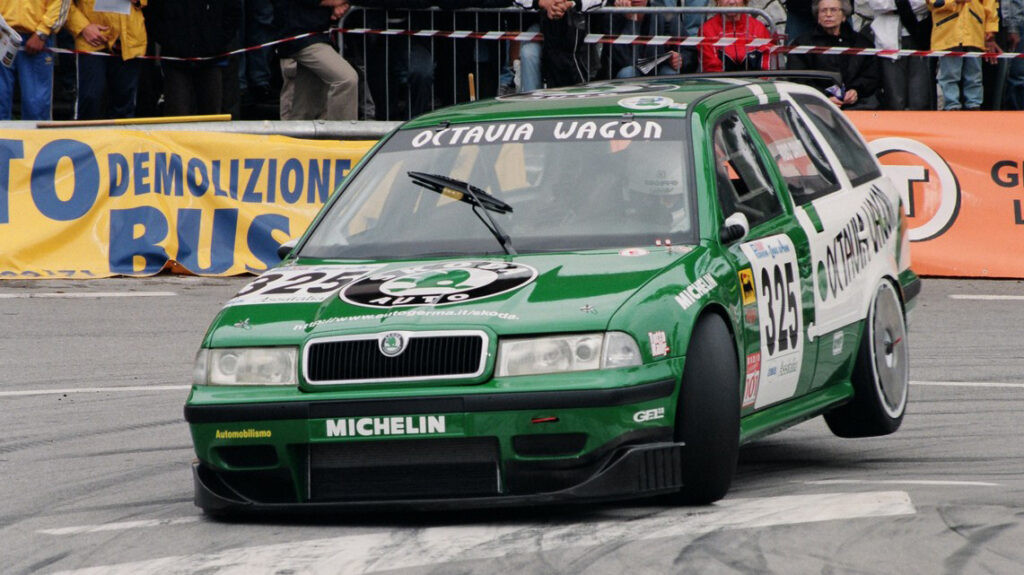 The unicorn Skoda Octavia Estate Super Touring – TouringCarTimes