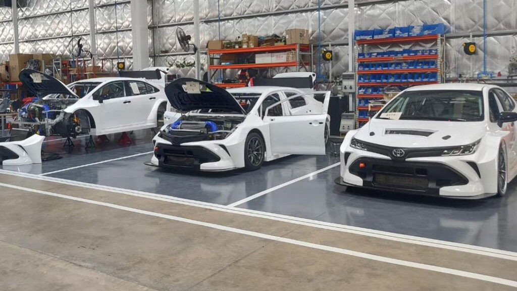 Toyota Gazoo Racing Argentina delivers first Corolla TCR to customers ...