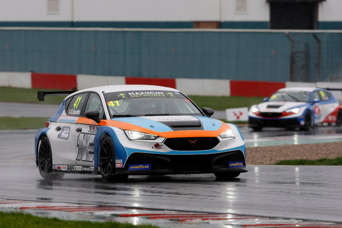 TCR UK season kicks off with Donington launch – TouringCarTimes