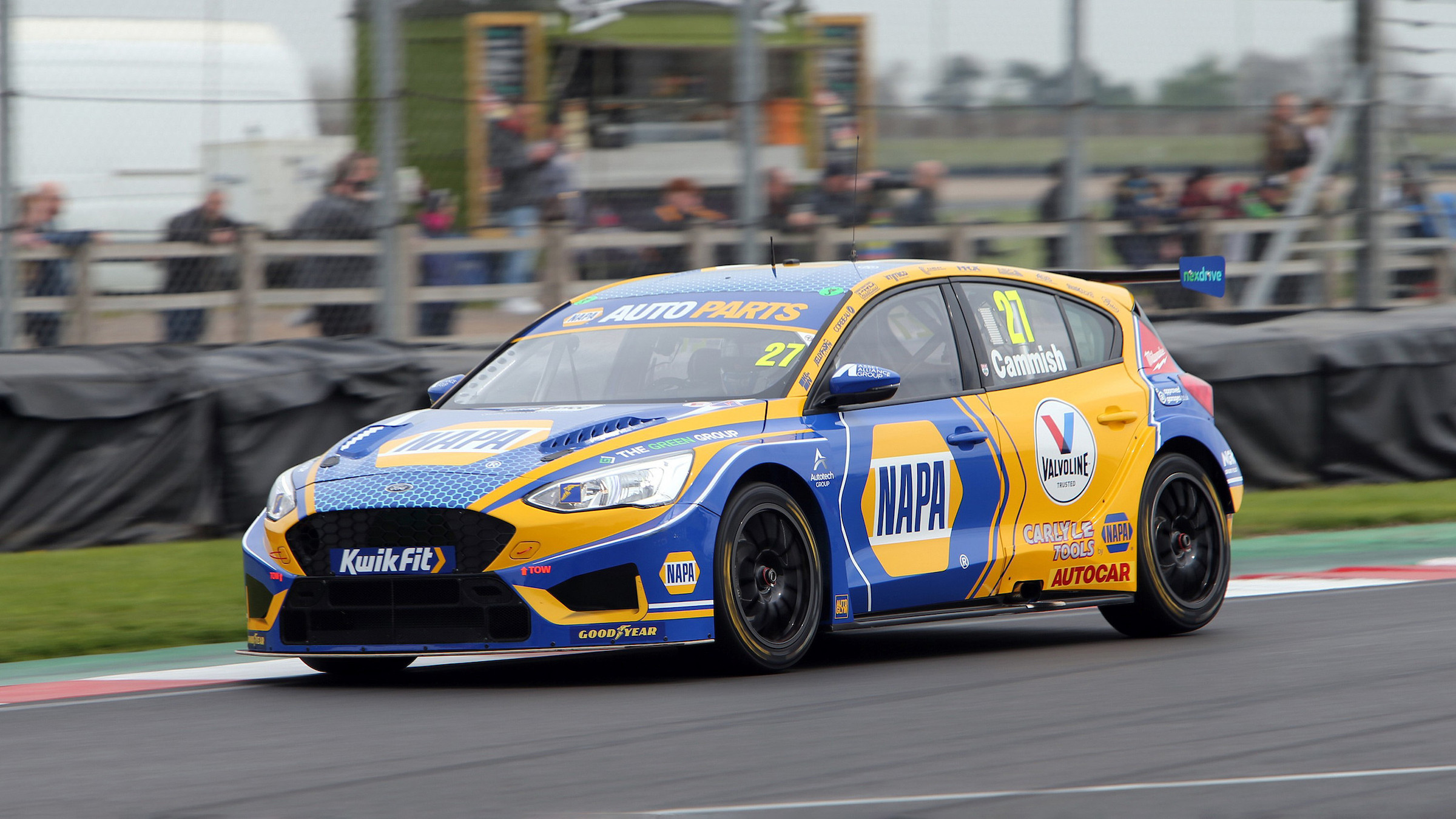 Dan Cammish fights to race one honours – TouringCarTimes