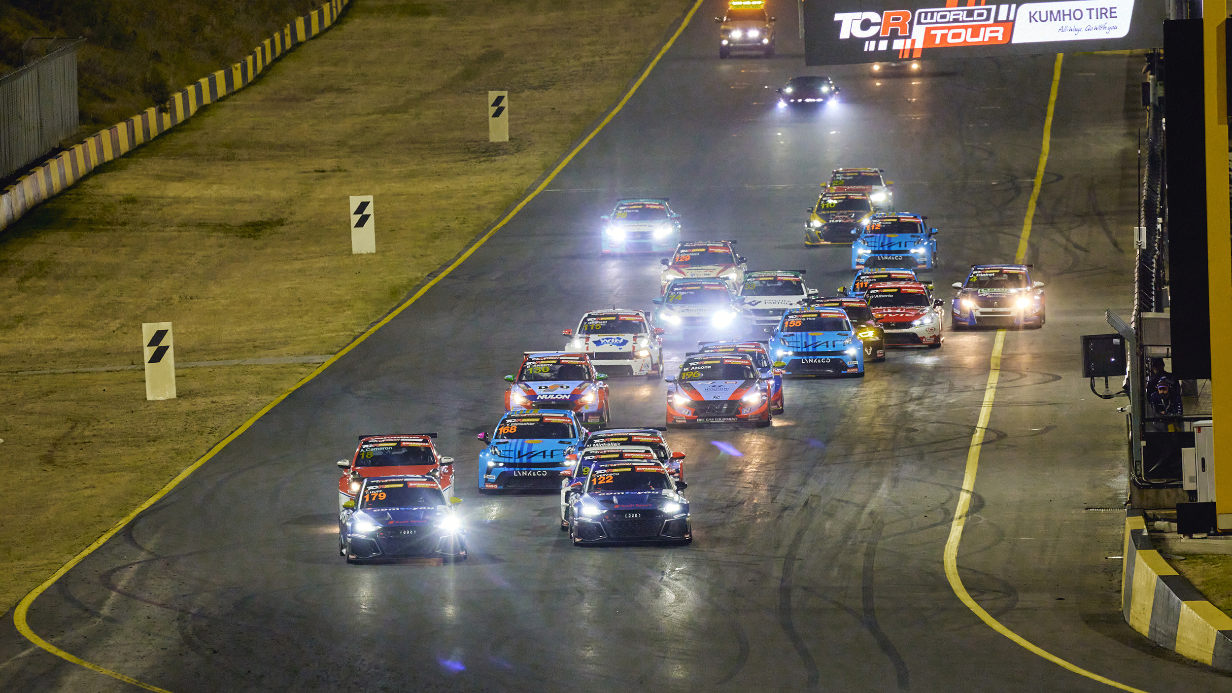 Rob Huff charges into TCR World Tour title fight as rivals stumble ...