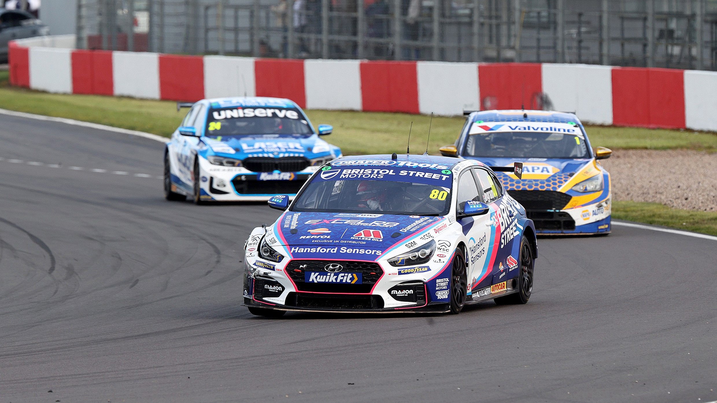 Tom Ingram grabs early championship lead with near-perfect weekend ...