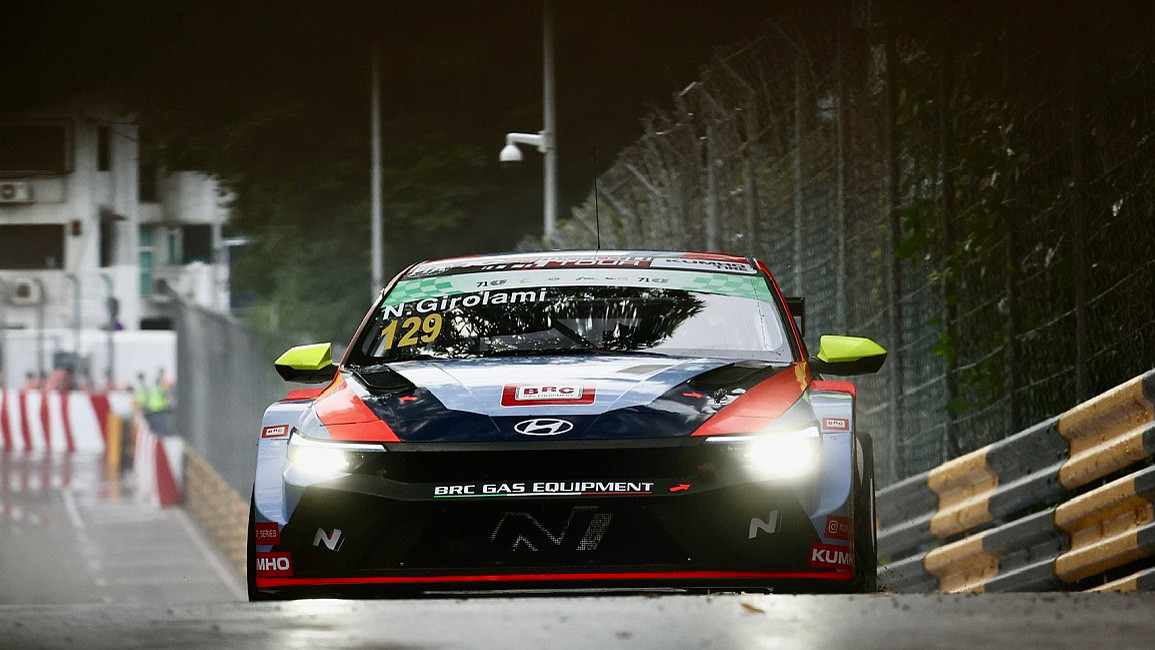 Néstor Girolami remains on top in truncated second Macau practice ...