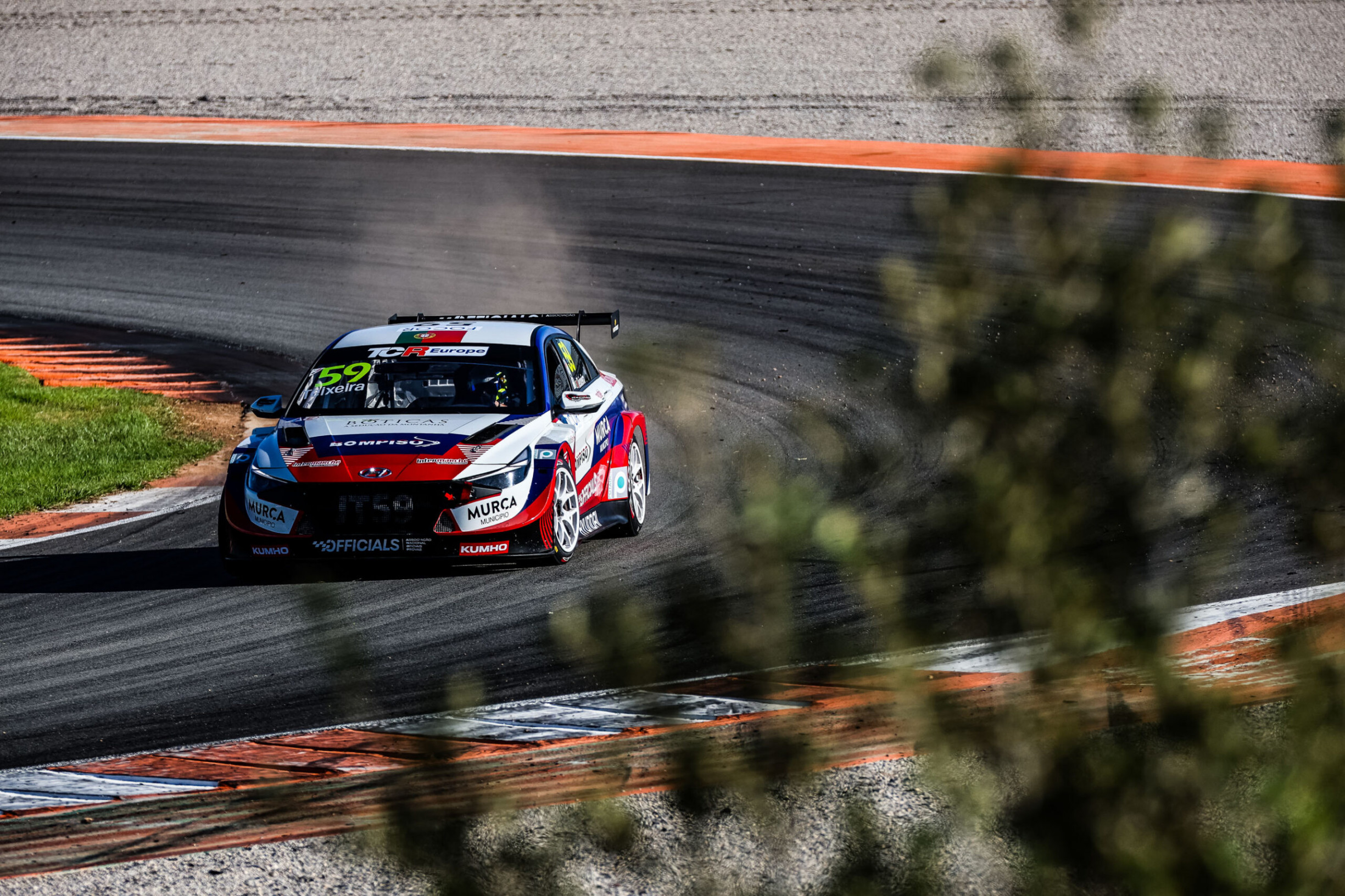 Three Portuguese entries joins FIA TCR World Tour grid in Vila Real ...