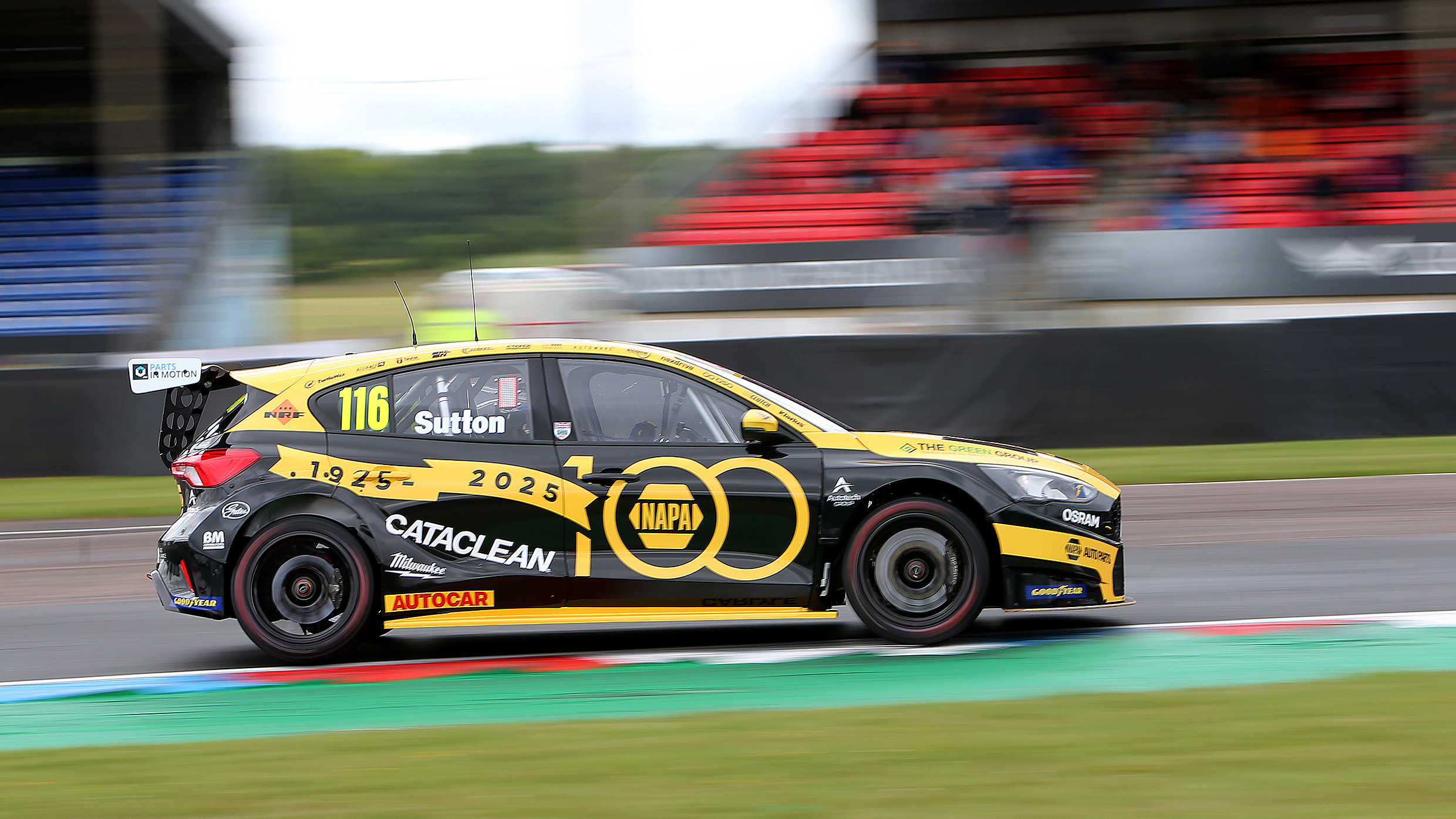 Ash Sutton fastest in opening practice at Thruxton – TouringCarTimes