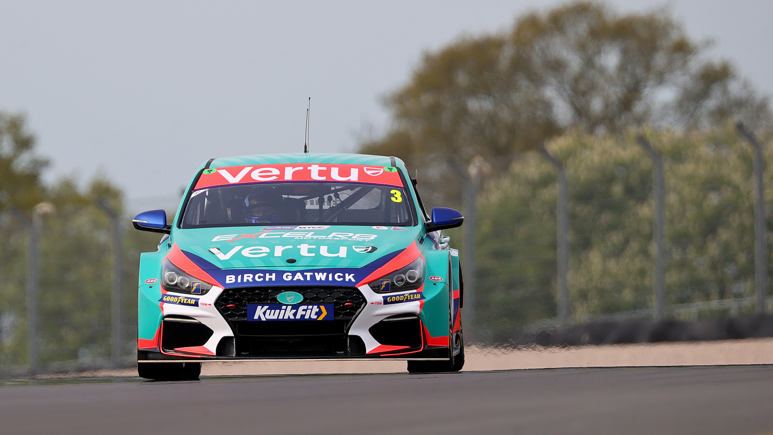 Tom Chilton hits the front late on in second practice – TouringCarTimes
