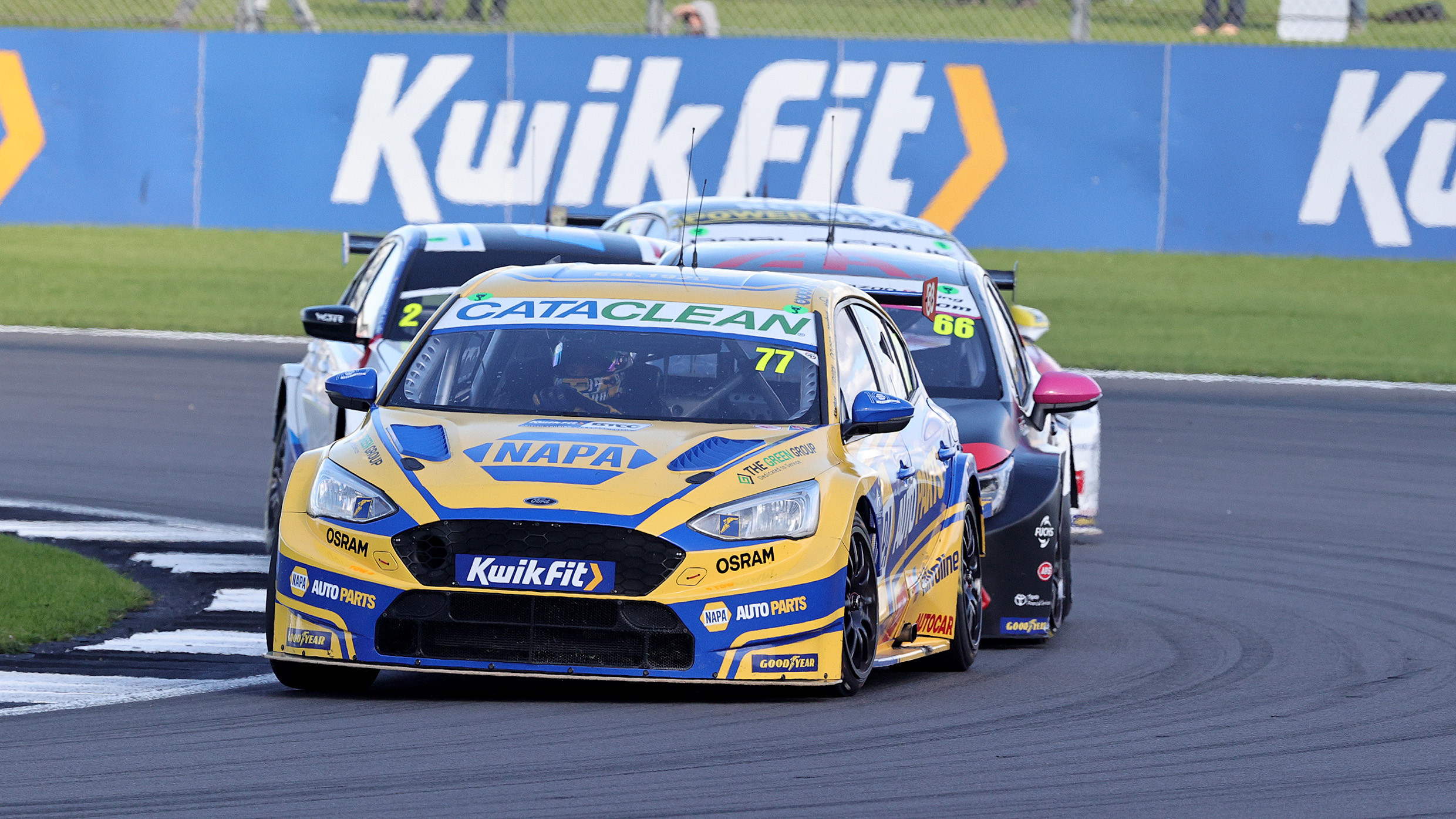 Sam Osborne fends off Josh Cook to score maiden BTCC win – TouringCarTimes